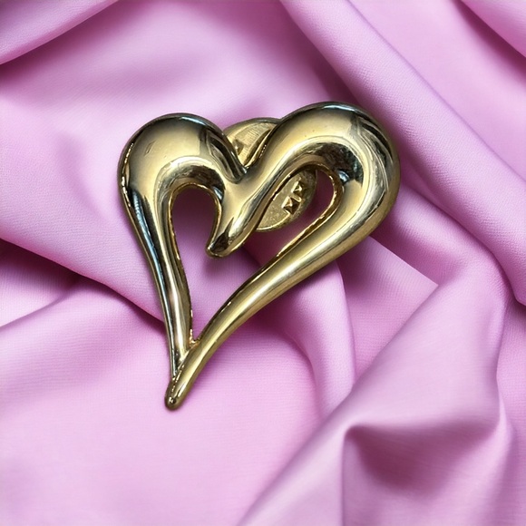 Jewelry | Vintage Gold Tone Open Heart Tac Pin | Poshmark